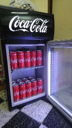珍品)コカ・コーラの卓上型冷蔵庫 珍品)コカ・コーラの卓上型冷蔵庫