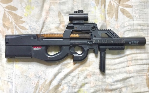 東京マルイスタンダード電動ガン P90 ドットサイト付 東京マルイスタンダード電動ガン P90 ドットサイト付