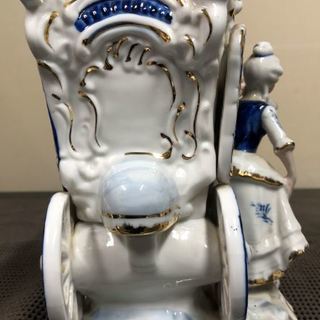 売れ筋 (中古)加藤工芸 オブジェ 陶器 洋風 馬車と貴婦人達 売れ筋 (中古)加藤工芸 オブジェ 陶器 洋風 馬車と貴婦人達