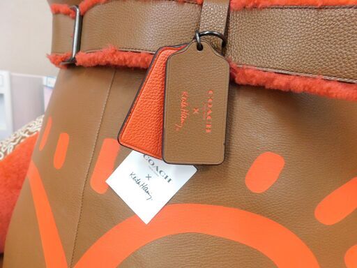 展示品 COACH×Keith Haring 巨大テディベア レザー 専用台座付き 展示品 COACH×Keith Haring 巨大テディベア レザー 専用台座付き