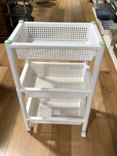 便利‼︎ 3段ラックキャスター付収納整理整頓お買得‼︎ 人気商品 ( エドワード) 香春の収納家具の中古あげます・譲ります｜ジモティーで不用品の処分