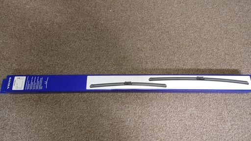 VOLVO 純正フロントワイパー 32237895未使用品 (白銀猫) 虻田の車のパーツの中古あげます・譲ります｜ジモティーで不用品の処分