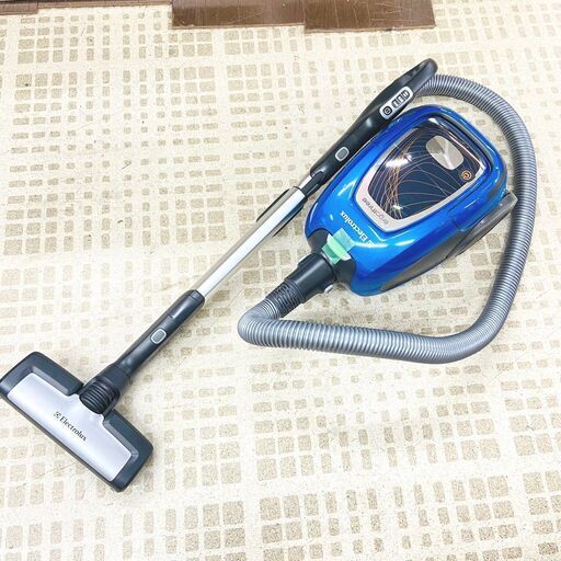 11/11【半額】Electrolux 掃除機 EET530CB 2012年製 紙パック式 (（株）ネクストハンズ) 旭川の生活家電《掃除機》の中古あげます・譲ります｜ジモティーで不用品の処分