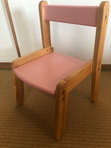 nosta little chair 子供椅子ピンクローチェア (ぷじお) 武蔵小杉の椅子《チェア》の中古あげます・譲ります｜ジモティーで不用品の処分