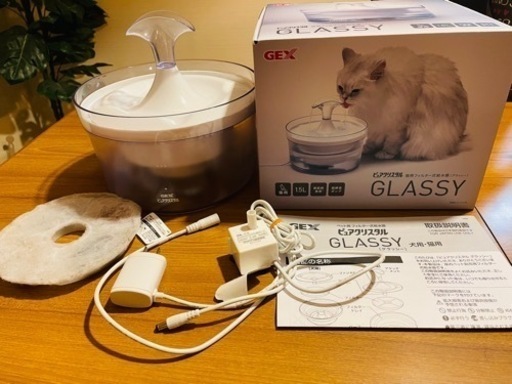 ピュアクリスタル グラッシー 1.5L 猫用 ペット 用品 循環型給水器 フィルター式 給水機 GEX Pure Crystal (Sup Kei) 瑞江のその他の中古あげます・譲ります ...