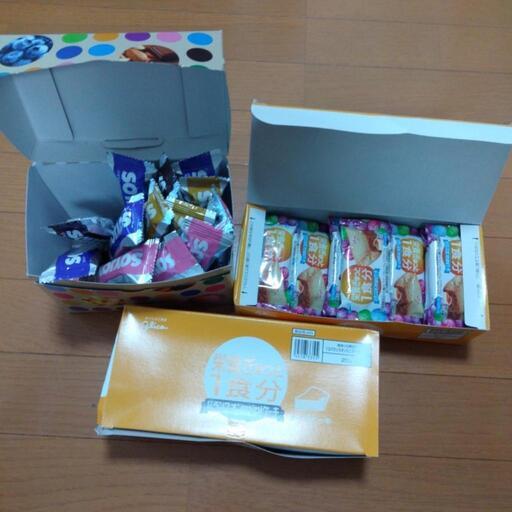 お菓子さしあげます (かおり) 横浜の家具の中古あげます・譲ります｜ジモティーで不用品の処分