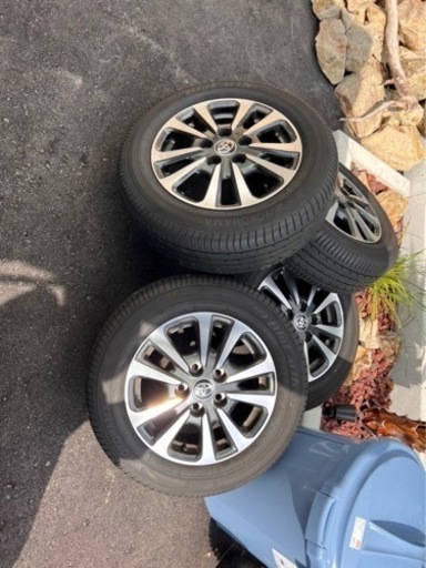 エスクァイア 純正ホイール、タイヤ (h) 大輪田のタイヤ、ホイールの中古あげます・譲ります｜ジモティーで不用品の処分