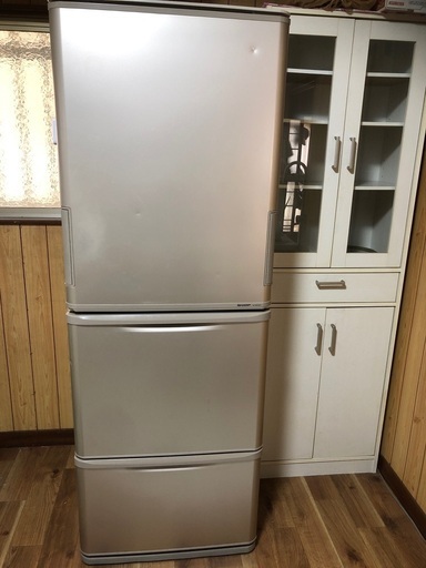 成約済みシャープSHARP 350L 3ドア冷蔵庫 SJ-WA35X-S 2013年製 (せんと) 神戸のキッチン家電《冷蔵庫》の中古あげます・譲ります｜ジモティーで不用品の処分