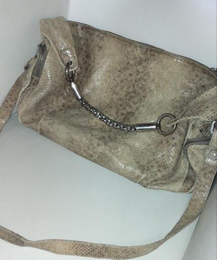 値下げ済み FURLA(フルラ) パイソンレザー 2wayショルダーバック (YN) 豊田市の家具の中古あげます・譲ります｜ジモティーで不用品の処分