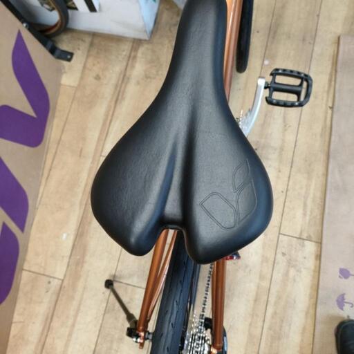 今年クロスバイクを買った人ごめんなさい! GIANT ESCAPE R3 W 今年クロスバイクを買った人ごめんなさい! GIANT ESCAPE R3 W