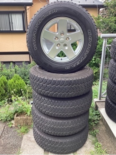 ジープラングラーアンリミテッド245/75R17 グッドイヤーWRANGLER ホワイトレター5本SET6部山4本未使用1本17×7.5J ...