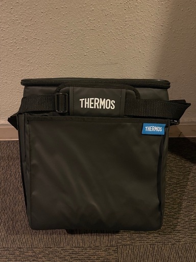 【未使用】サーモス ソフトクーラー 20L ブラック REQ-020 BK (いとう) 恵比寿のその他の中古あげます・譲ります｜ジモティーで不用品の処分