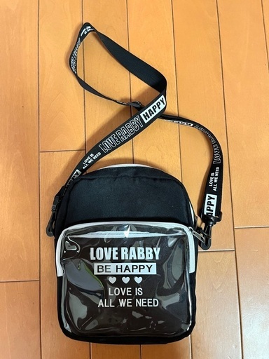 バックLOVE RABBY (なかなかな) 関目のバッグ《ショルダーバッグ》の中古あげます・譲ります｜ジモティーで不用品の処分