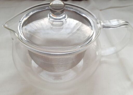 🍵HARIO CHJM-45 茶茶急須 丸450ml ガラス製 茶漉し付 日本製 ブランド (bingo) 上板橋の食器《茶器》の中古あげます・譲ります｜ジモティーで不用品の処分