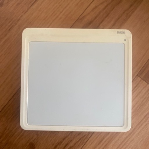 ELECOM タッチパッド ワイヤレス マルチジェスチャー Windows8対応 ホワイト M-TP01DSWH (M) 宜野湾のその他の中古あげます・譲ります｜ジモティーで不用品の処分