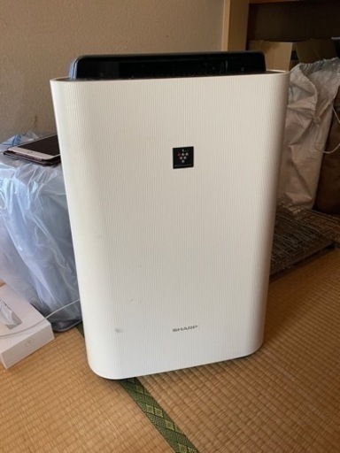 SHARP 加湿空気清浄機 KC-F4O-W (まぃまい) 北小金の季節、空調家電《空気清浄機》の中古あげます・譲ります｜ジモティーで不用品の処分