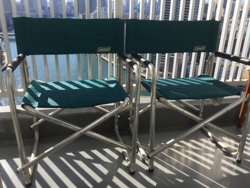 Coleman camping chair x2 (Akihito Hi) 中央の椅子《チェア》の中古あげます・譲ります｜ジモティーで不用品の処分