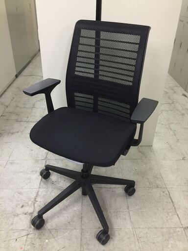 中古良品スチールケースシンクチェア背3Dニット（Steelcase Think）465A300シーガルフレーム 肘付高級デスクチェアオフィス ...