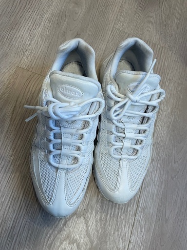 エアマックスUK5.5サイズ (Haru) 堅下の靴《スニーカー》の中古あげます・譲ります｜ジモティーで不用品の処分