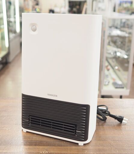 札幌 東区 山善 ヤマゼン 大風量セラミックヒーター 人感センサー付き DSF-S121(W) 2023年製 (福助 元町店) 元町の季節、空調家電《ファンヒーター》の中古あげます・譲ります ...