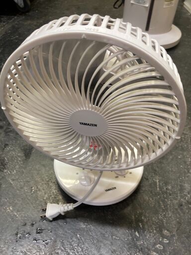 ☆中古￥￥2,000！YAMAZEN卓上扇風機家電YDT-F186型2023年製【BF158】 (オアシスリサイクル) 大阪の季節、空調家電 ...
