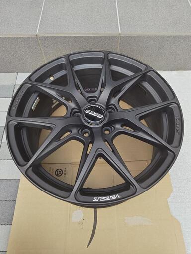 [ホイールのみ単品4本セット] RAYS VERSUS VV21S 18インチ×8.0J PCD：112 穴数：5 インセット：50 (AP… (Tracii) 上熊本のタイヤ、ホイールの中古 ...