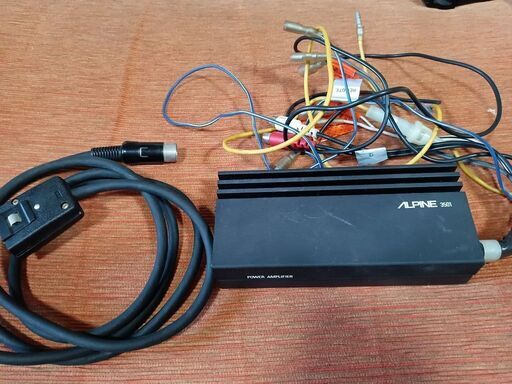 【商談中】小型パワーアンプALPINE 3501 (taka-J) 重原のカーオーディオの中古あげます・譲ります｜ジモティーで不用品の処分