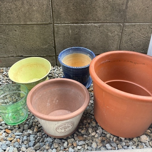 鉢まとめ売り (anabebe) 逆瀬川の家庭用品《ガーデニング》の中古あげます・譲ります｜ジモティーで不用品の処分