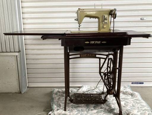 【Y911】NATIONAL/VICTOR/レトロミシン/アンティークミシン/ミシン台付き/通電のみ確認/現状品 (ベル) 岡山の生活家電 ...
