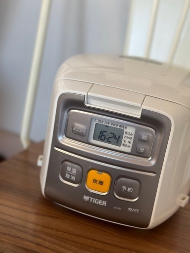 TIGER製 炊飯器マイコン炊飯ジャー JAI-R551 (咲) 浅草のキッチン家電《炊飯器》の中古あげます・譲ります｜ジモティーで不用品の処分