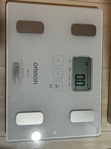 OMRON 体重計訳あり (sakura) 土浦の美容家電《ボディケア》の中古あげます・譲ります｜ジモティーで不用品の処分