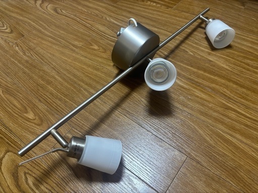 【照明】電球付きIKEA BASISK シーリングライト 3灯 (かと) 中野富士見町の照明器具の中古あげます・譲ります｜ジモティーで不用品の処分