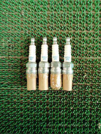 NGK R スパークプラグ DCPR7E 4本セット 三菱トッポBJ 4WDターボ AT ？ 新品未使用 箱なし (momo0617) 伊勢原 ...