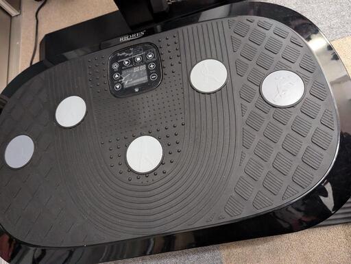 RIORES Body Shaker Pro ボディシェーカー (mochi) 曽根の季節、空調家電《扇風機》の中古あげます・譲ります ...