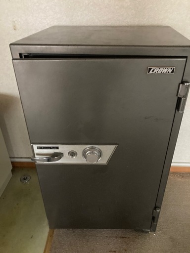 crown safe 505 金庫 (八雲さん) 旭川四条のその他の中古あげます・譲ります｜ジモティーで不用品の処分