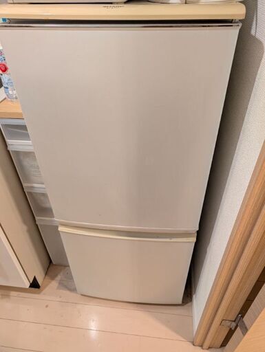 SHARP SJ-S14T-W 2011年製 (ka) 川崎のキッチン家電《冷蔵庫》の中古あげます・譲ります｜ジモティーで不用品の処分