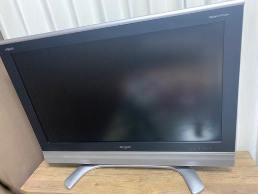 SHARP 37インチ (マーティン) 園田のテレビ《液晶テレビ》の中古あげます・譲ります｜ジモティーで不用品の処分